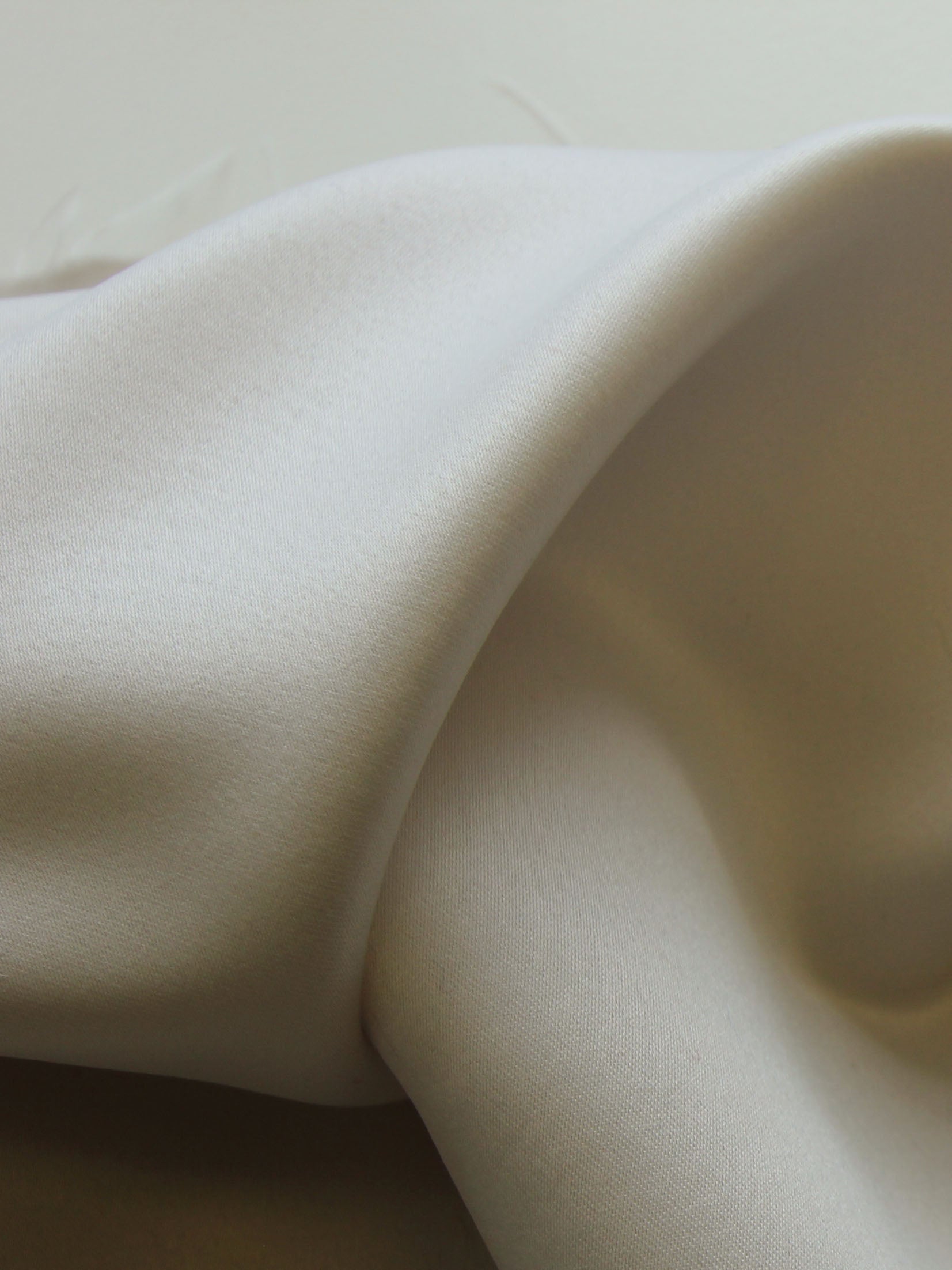 Cream Silk Satin - Magnifique