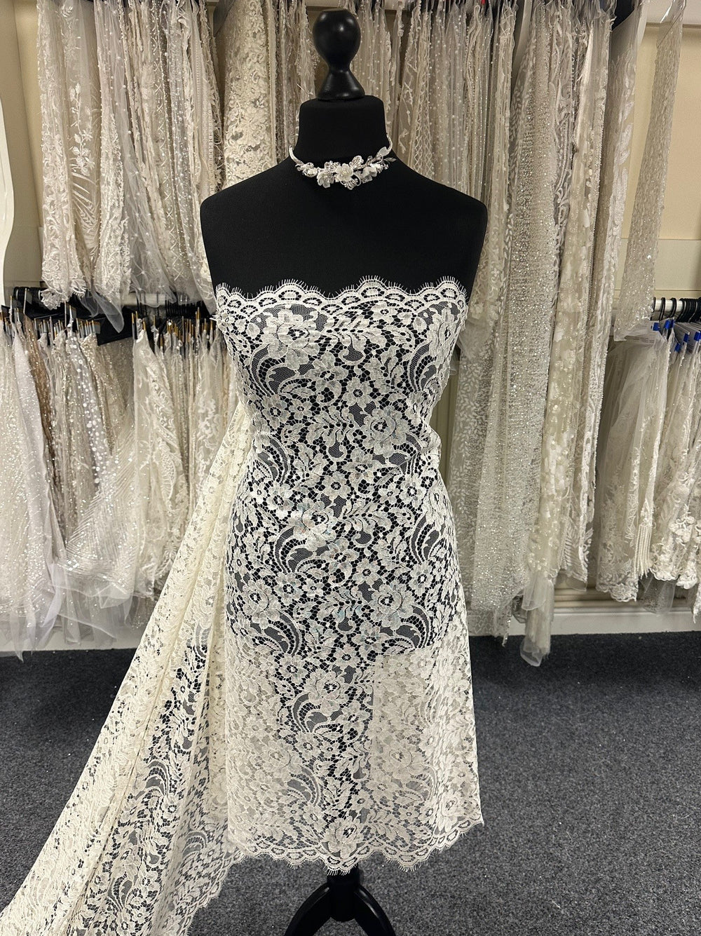 Chantilly Lace : French Lace - Bridal Fabrics