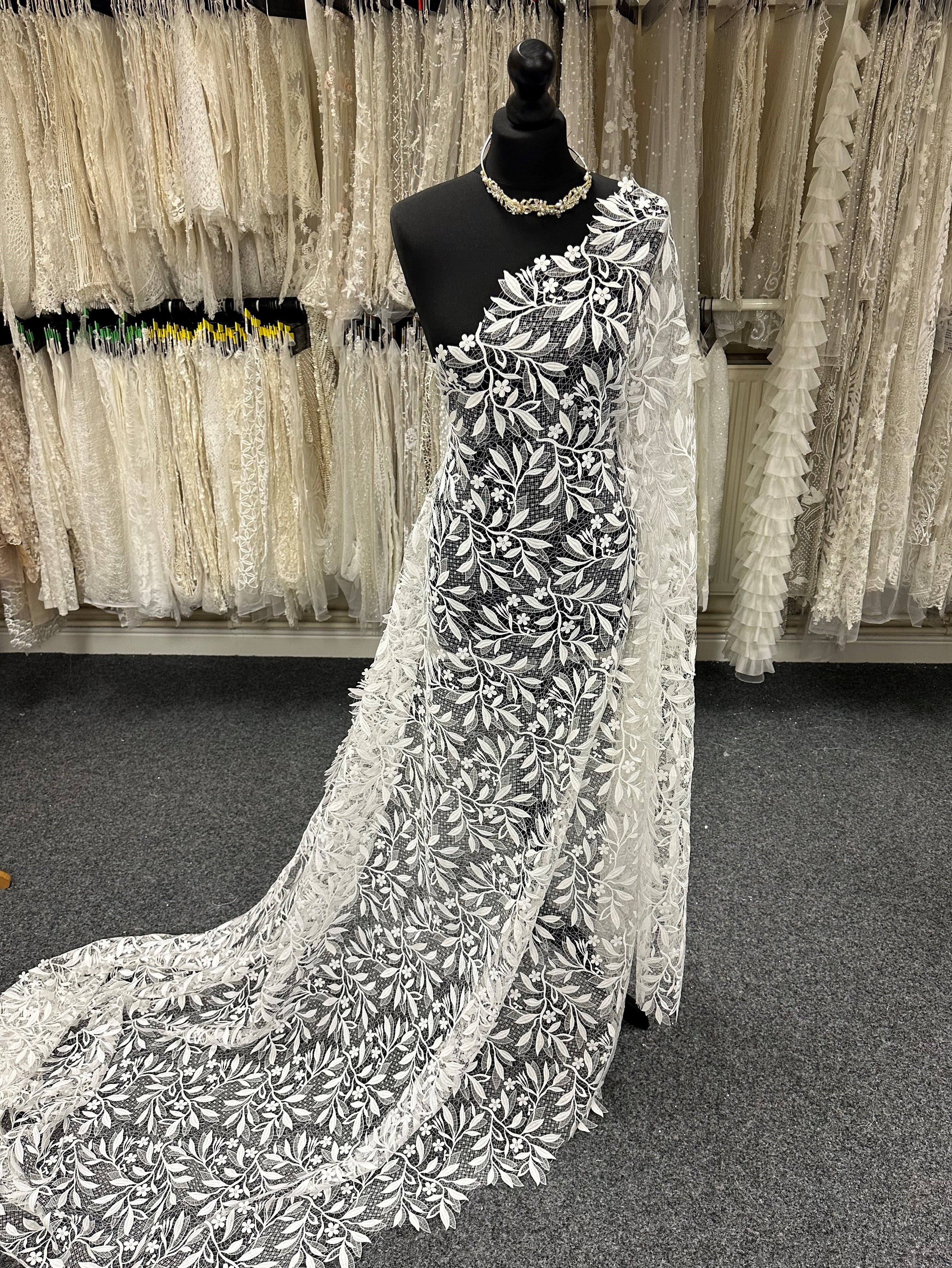 Ivory Guipure Lace – Clover